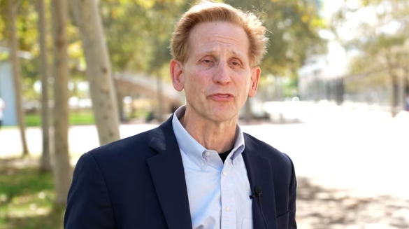 Dr. Michael Singer - Interview | Maculart meeting